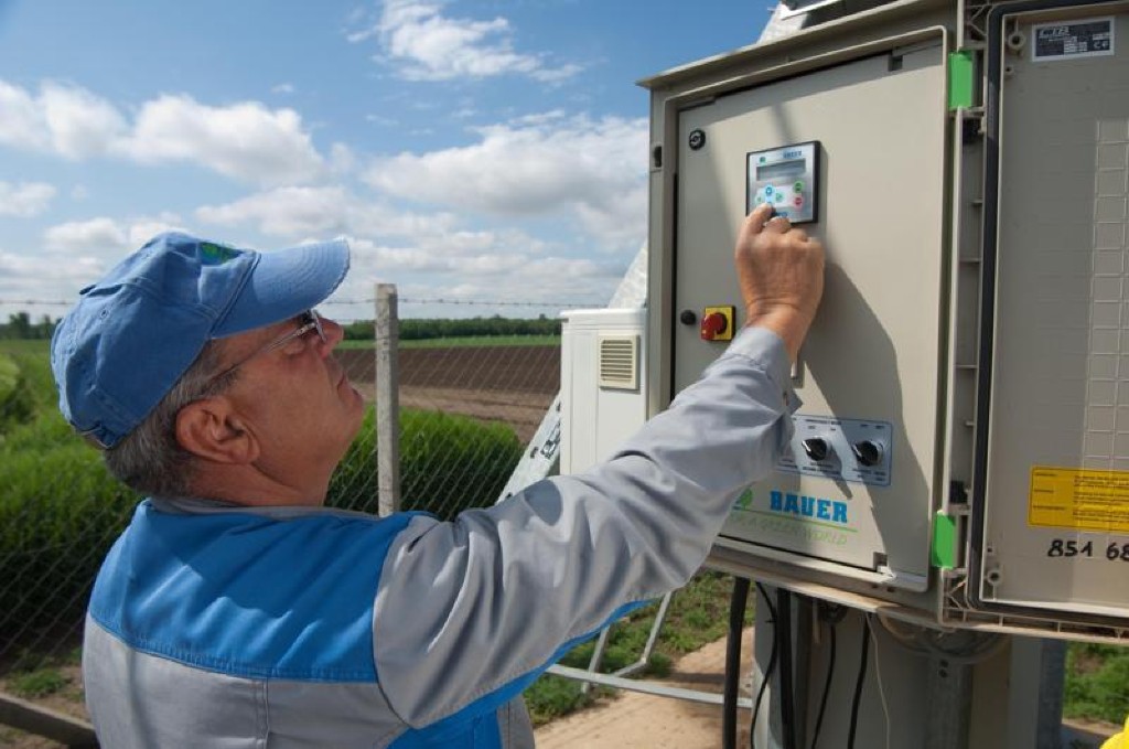 PIVOT / LINEAR systems - Röhren- und Pumpenwerk BAUER